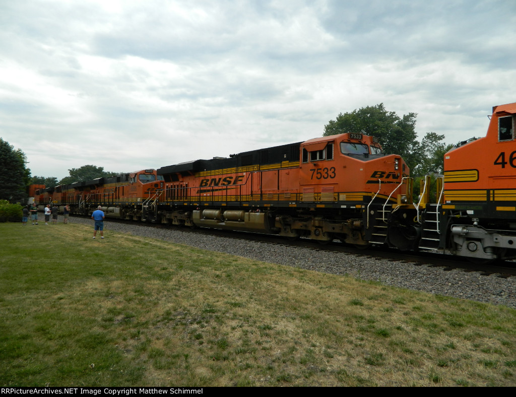 BNSF 7533
